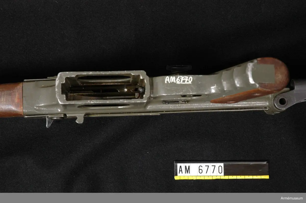 Automatkarbin fm/1961 - Armémuseum / DigitaltMuseum