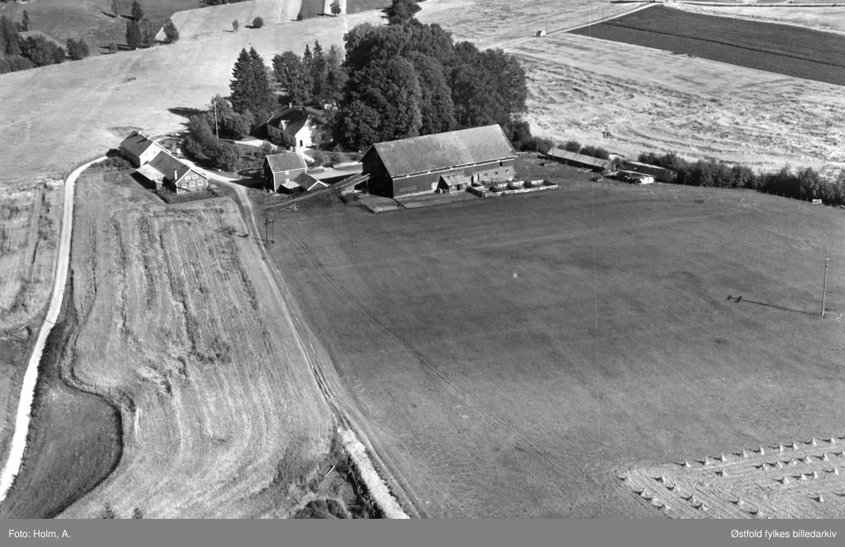 Gården Elvestad i Eidsberg, flyfoto 23. august 1956. - Østfold fylkes ...