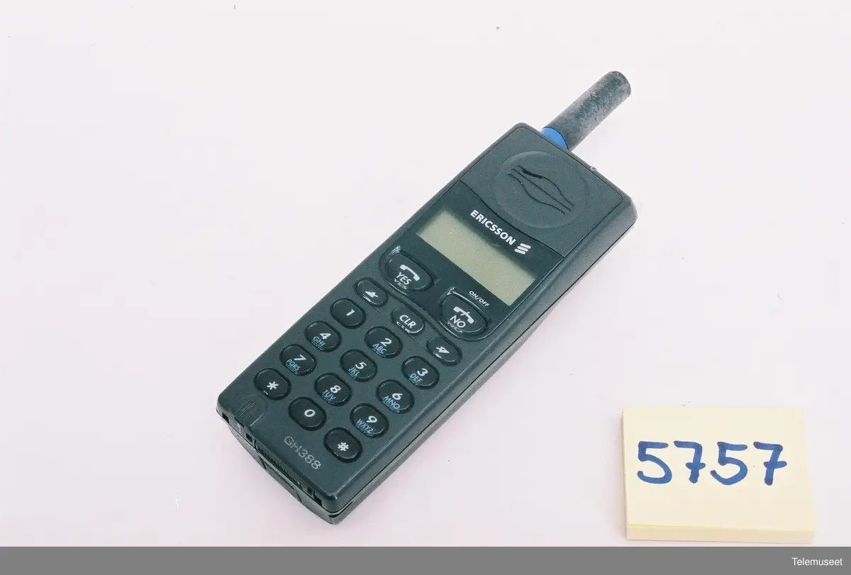 Mobiltelefon - Norsk Teknisk Museum / DigitaltMuseum