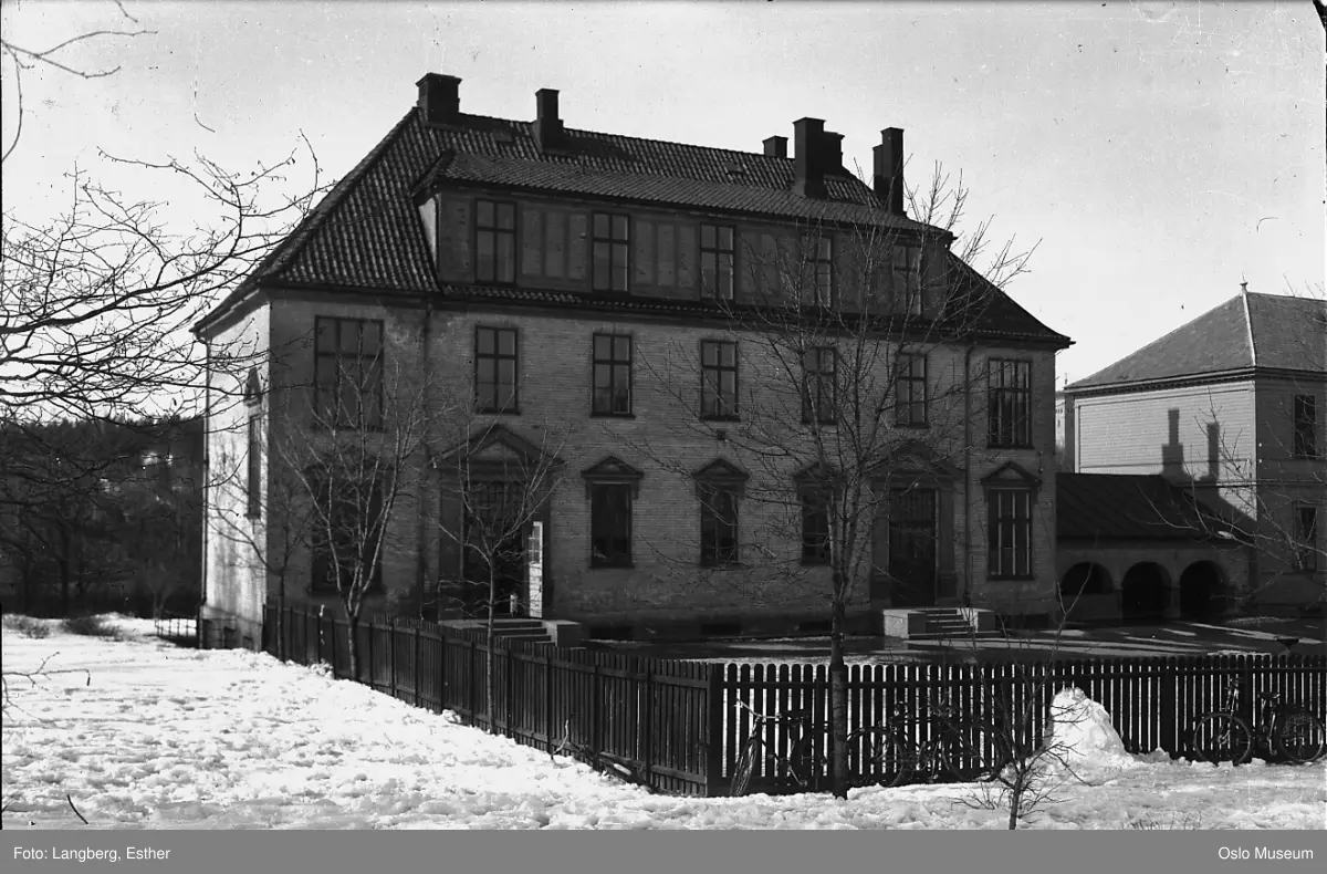 Vinderen skole. - Oslo Museum / DigitaltMuseum