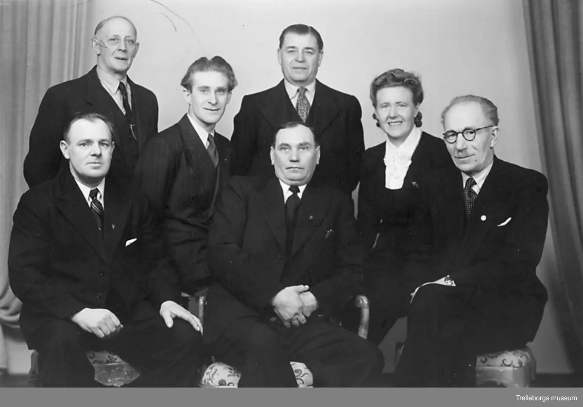 Okänd förening. Bakerst från vänster: redaktör Ekberg, Arbetet, Johan ...