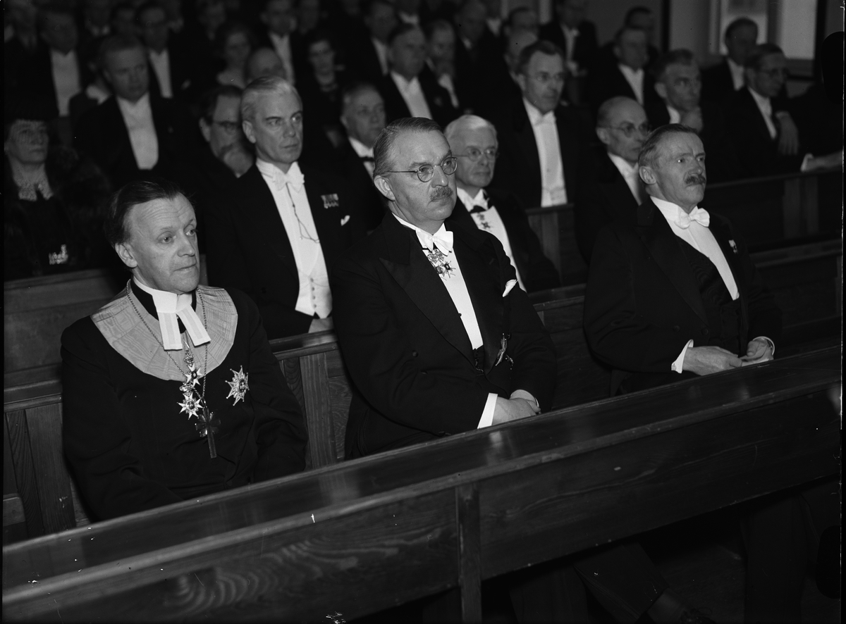 Möte med ärkebiskop Erling Eidem samt landshövdingarna Hilding Kjellman ...