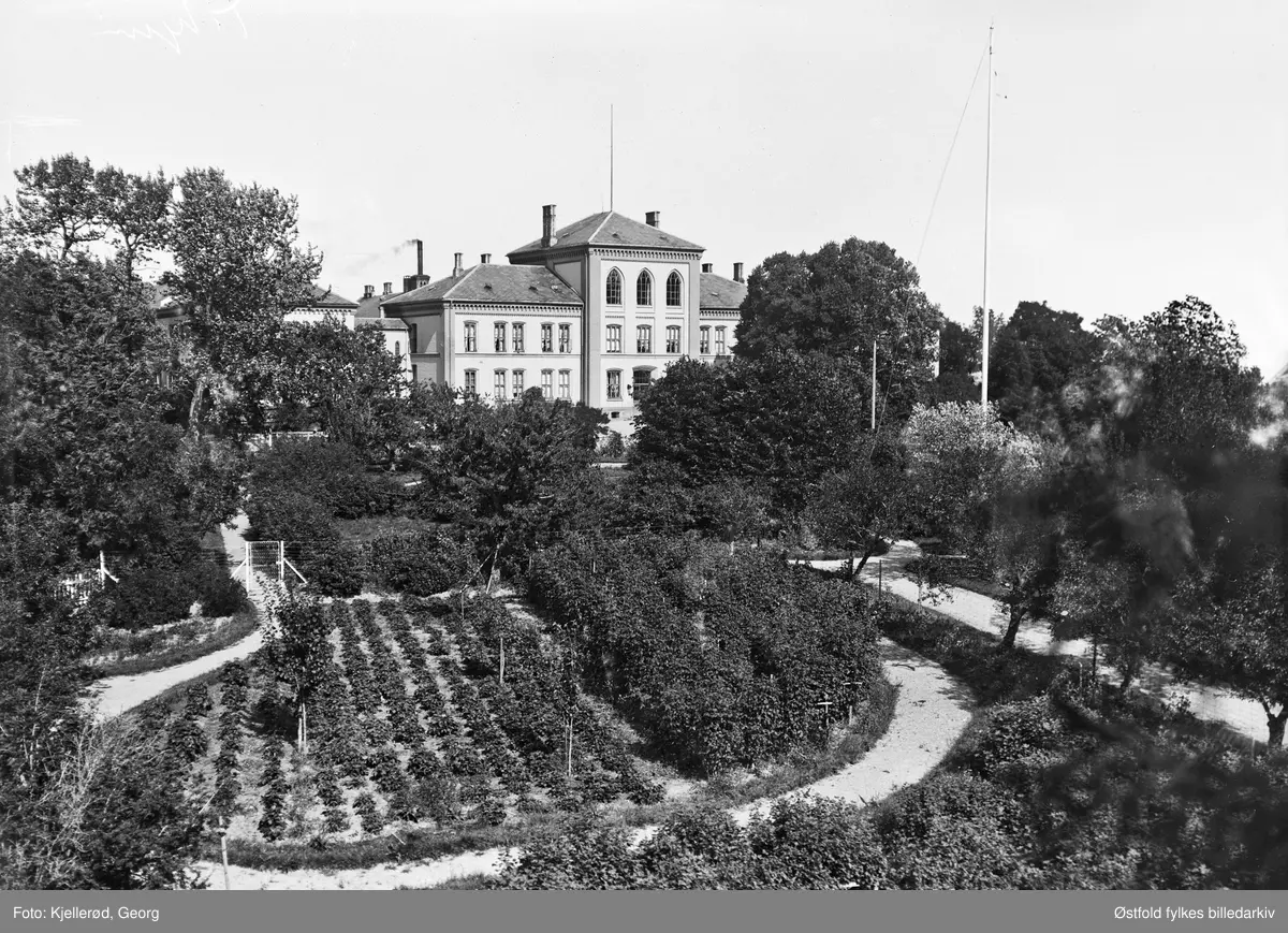 Rotvold asyl, bygd på gården Rotvoll nedre i daværende Strinda kommune ...