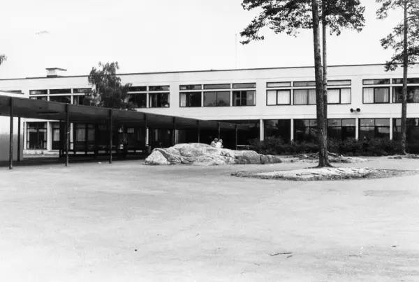 Historien til Lambertseter videregående skole - KulturPunkt