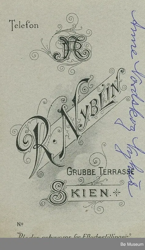 Atelierfoto av Anne Nordskog Nyhus - Midt-Telemark museum / DigitaltMuseum