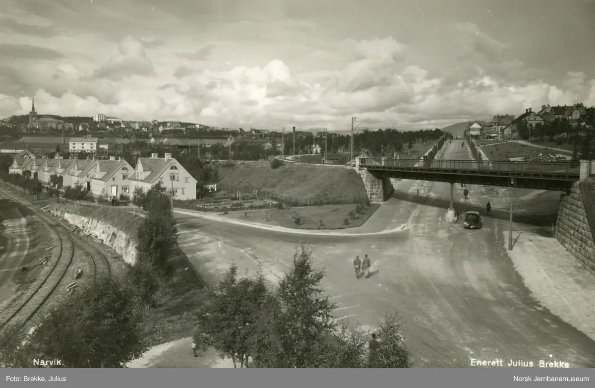 Narvik sentrum bru over Kongensgate - Norsk Jernbanemuseum / DigitaltMuseum