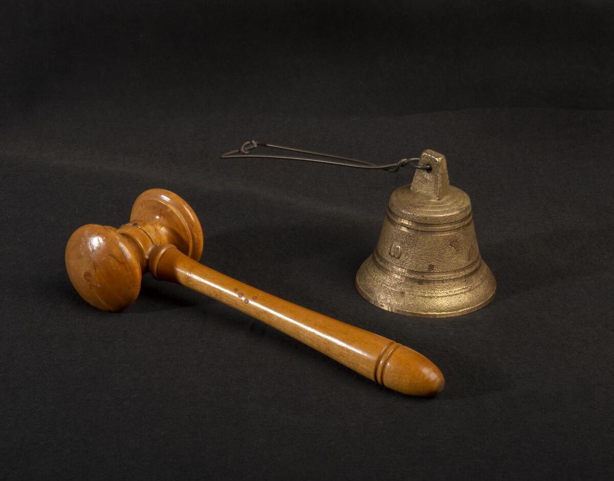 Klubbe og klokke - Domkirkeodden