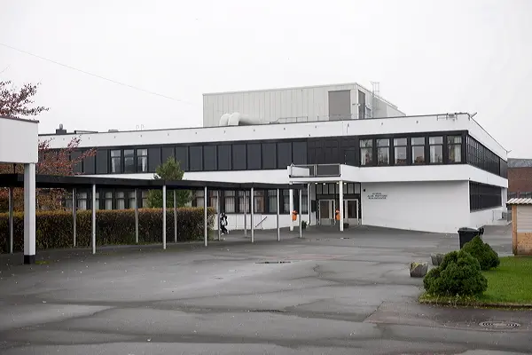 Historien om Hellerud videregående skole - KulturPunkt