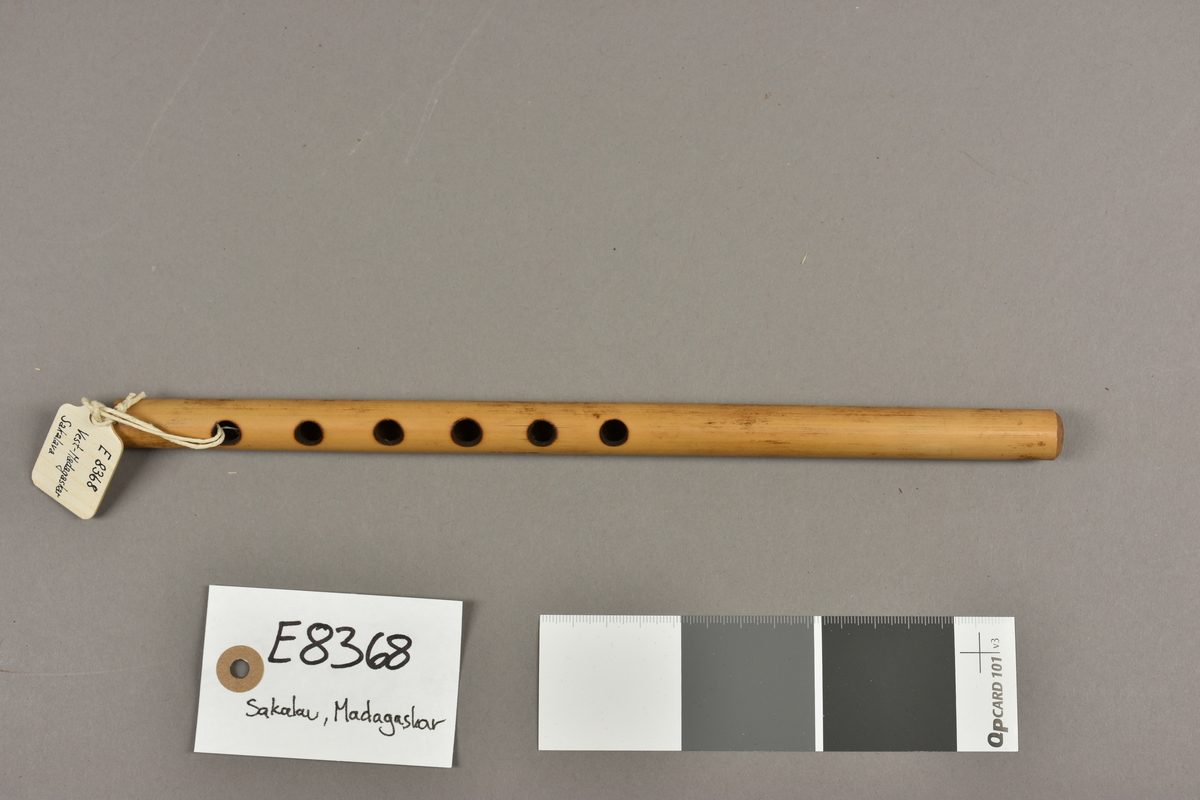 Etnografisk samling gjenstandsfoto - Universitetsmuseet i Bergen ...
