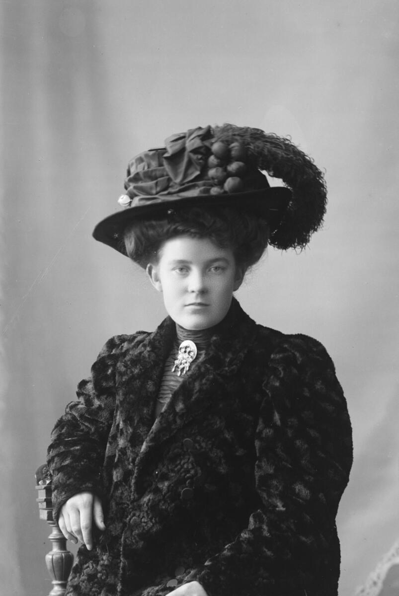 Amanda Sundström; Ingår i porträttsamlingen från Knut Wallins ateljé ...