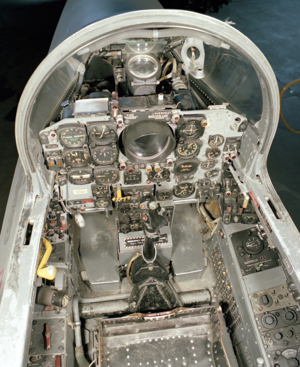 Cockpit Republic RF-84F Thunderflash. - Forsvarets museer / DigitaltMuseum