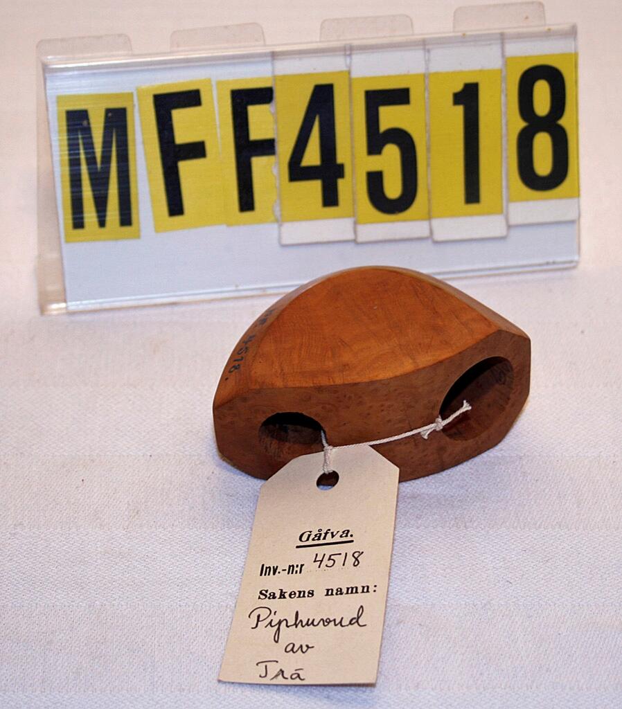 Piphuvud av trä - Medelpads fornminnesförening / DigitaltMuseum