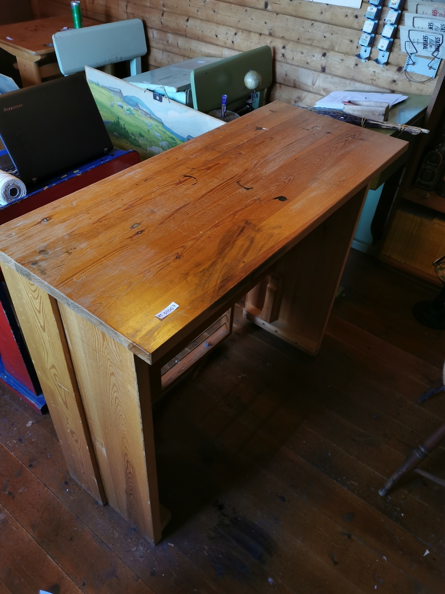 Kateter til lærer - Ådnatun / DigitaltMuseum