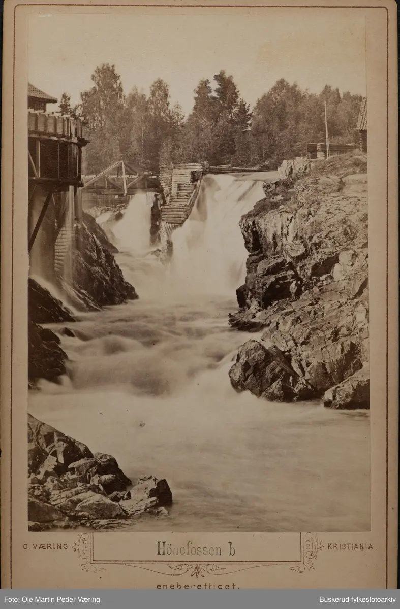 Prospekter fra Ringrike. En bildefolder med bilder fra Hole og ...