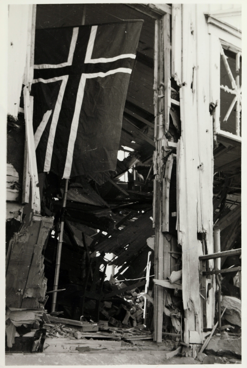 KRIGEN 1940/NORD-NORGE/NARVIK/BJERKVIK - Forsvarets museer / DigitaltMuseum