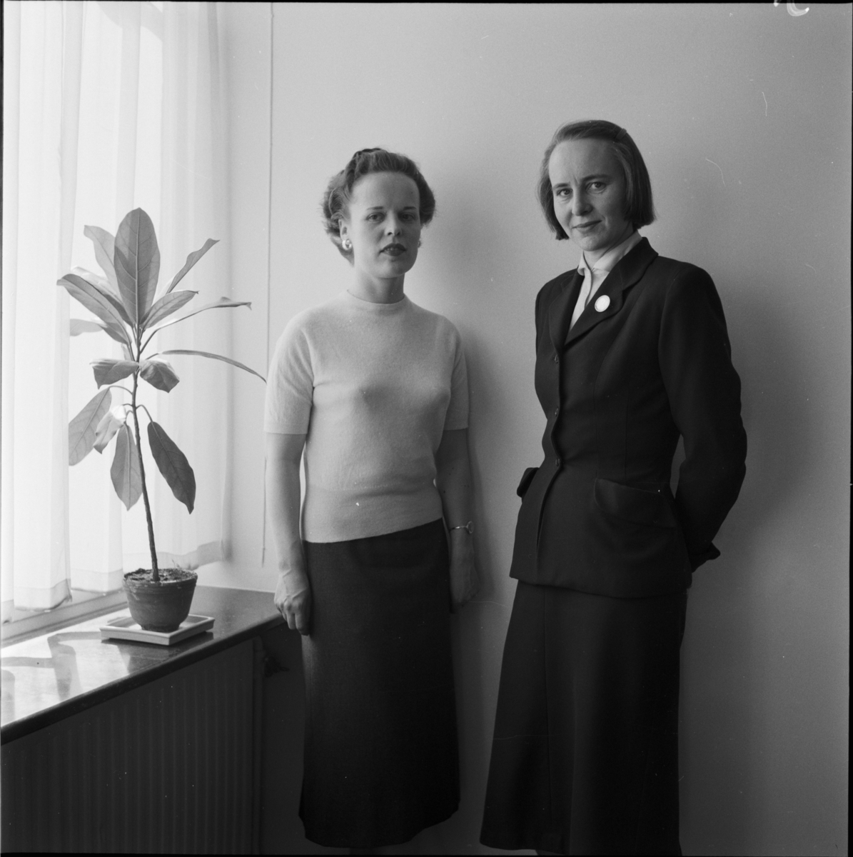 REKLAMBILD FRK EVA RALF OCH FRU THUNBLAD, OMFOTO Å SLÖJDFÖRENINGEN ...