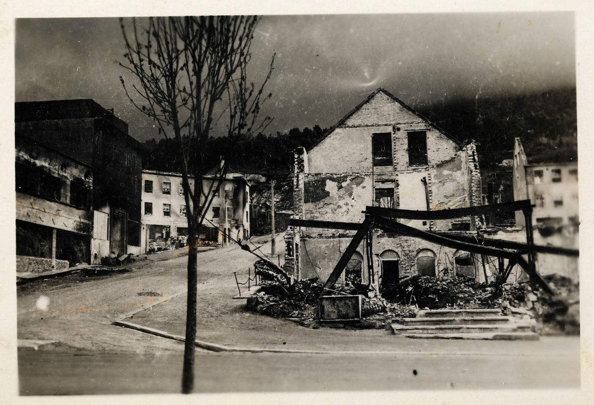 KRIGEN 1940/NORD-NORGE/NARVIK - Forsvarets museer / DigitaltMuseum