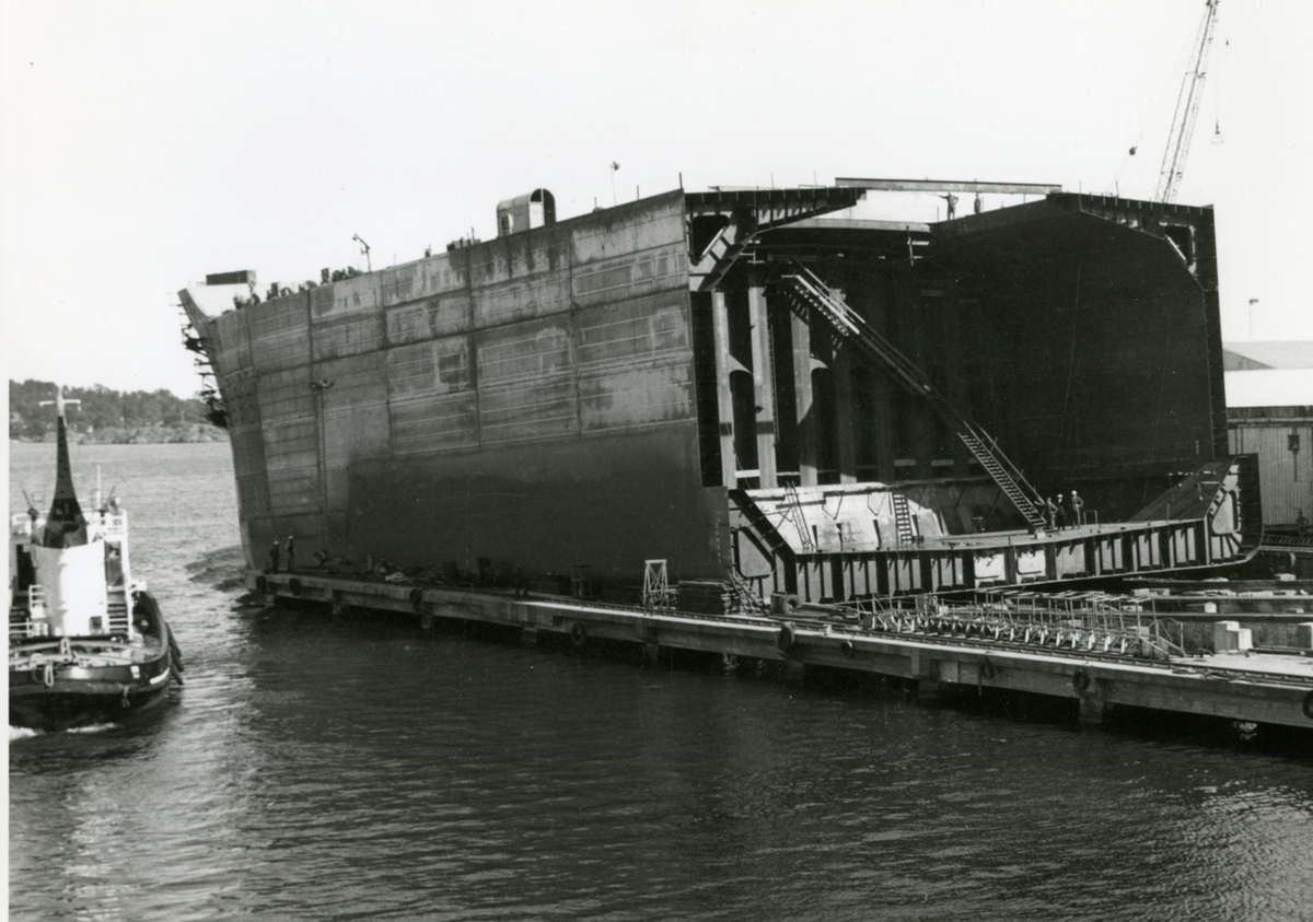 Tangen Verft 25.07.1969. Sjøsetting av bulkskip Wabasha, rederi Mobile ...