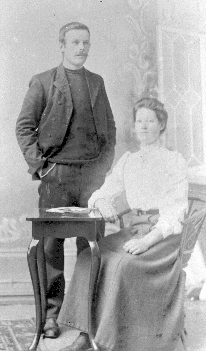 Anna Nikoline og Bardon Grønås - Midt-Troms Museum / DigitaltMuseum