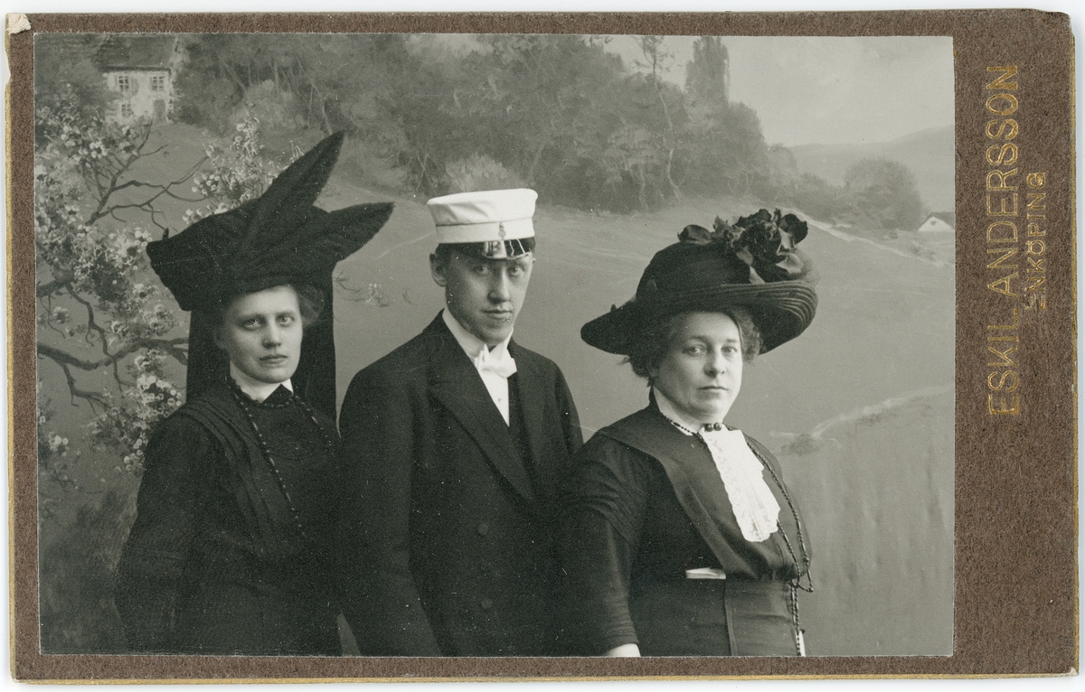 Kabinettsfotografi - Maja, Axel och Mia Nyman, Enköping ...