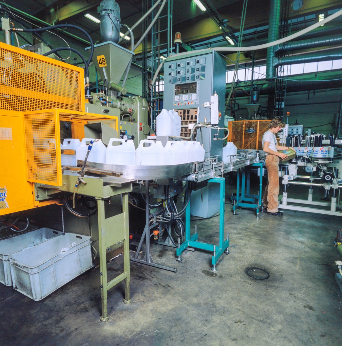 Group no. 64-65-00-00 Picture no. 539282 PVC plast produksjon av kanner ...