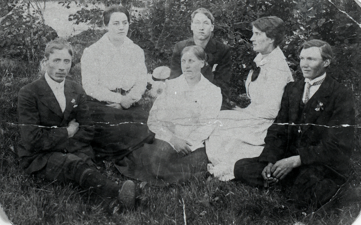 Ungdomar - Valdres Folkemuseum / DigitaltMuseum