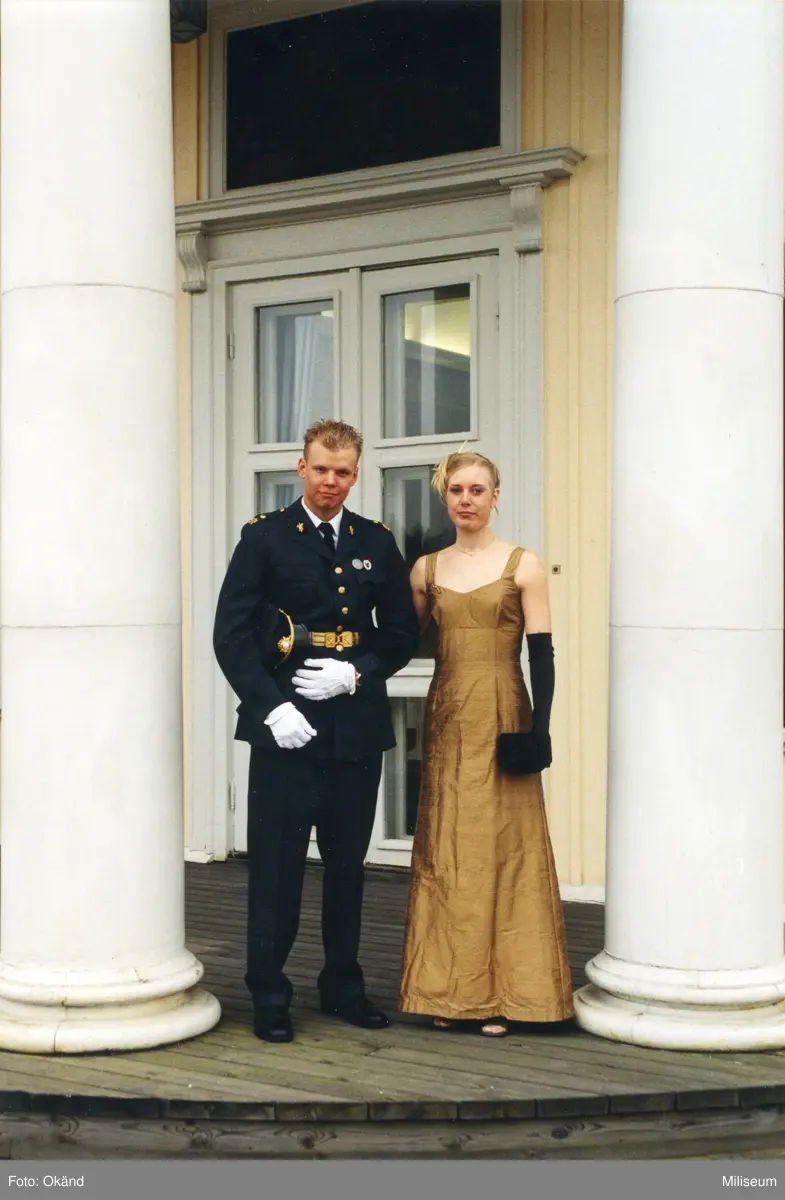 Klas Johansson Maria Carlsson och på trappan till Mäss Trianon ...