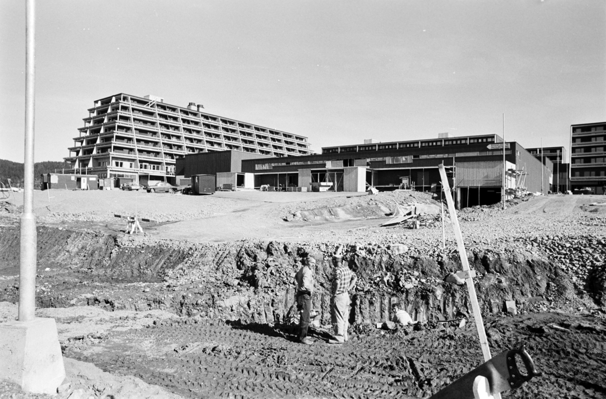Selvaag bygg A/S. Stovner senter. 5/9-1975 - DEXTRA Photo / DigitaltMuseum