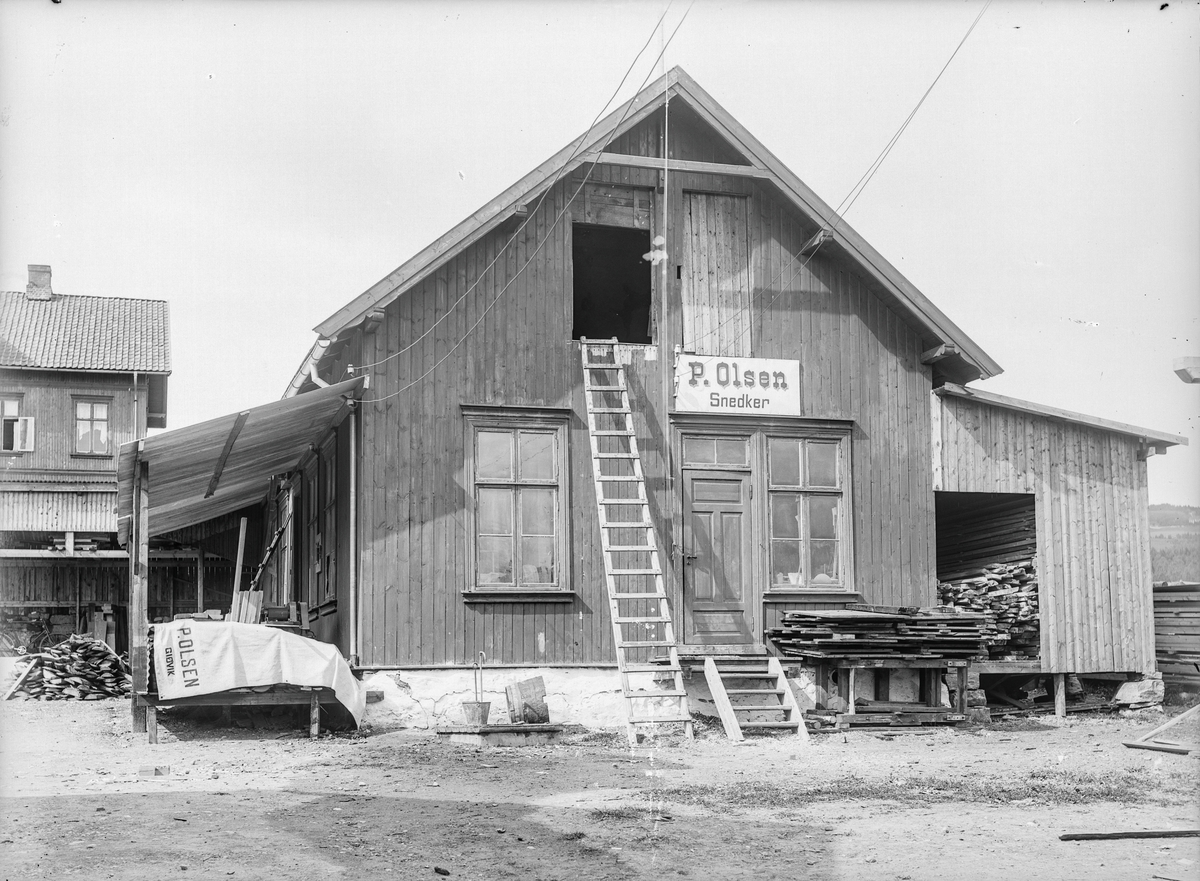 Peder Olsen Dokken sitt snekkerverksted, etablert i 1894. - Mjøsmuseet ...