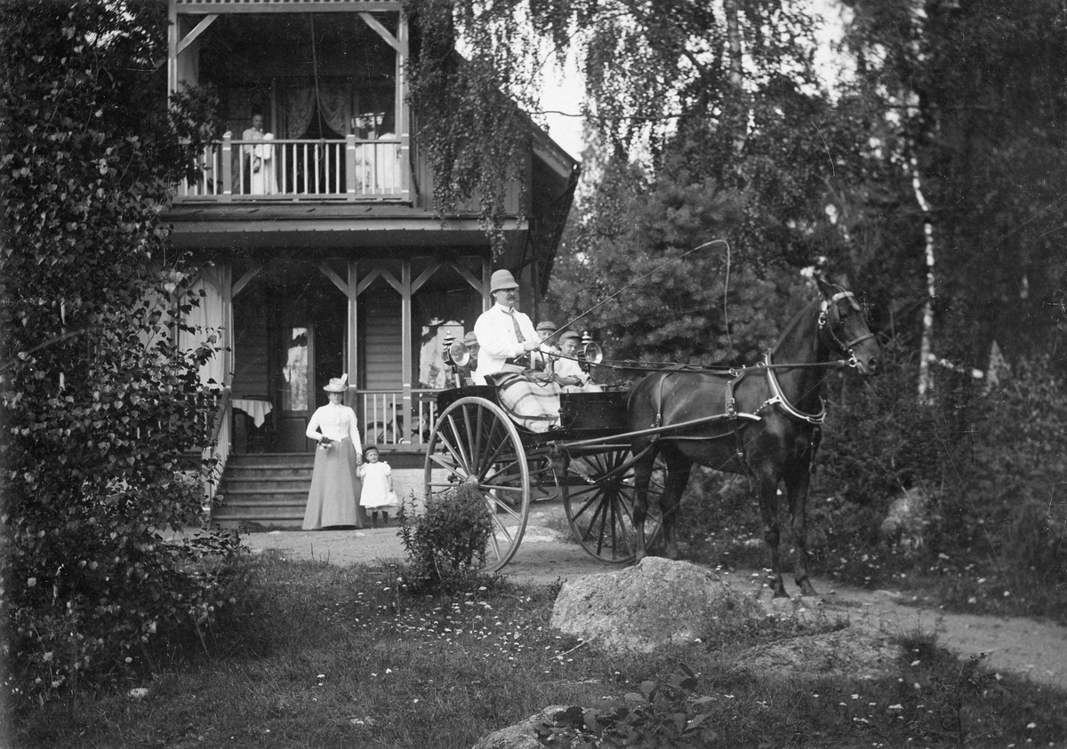 Familjen Brobeck - Östergötlands museum / DigitaltMuseum
