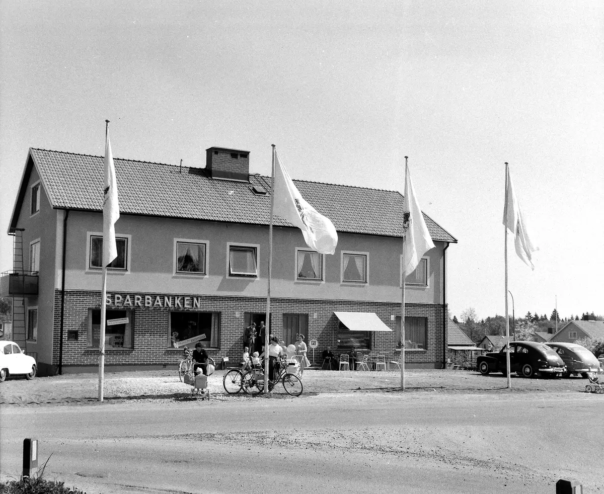 Invigning av Sparbankens nya kontor i Malmslätt, 1962. - Östergötlands ...