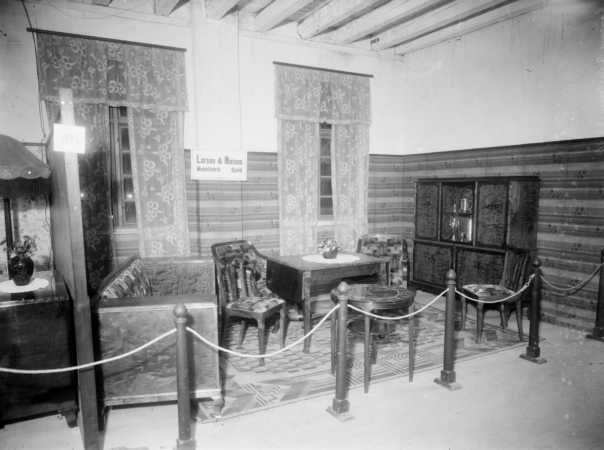 Salongmøblement, soveværelsesmøblement, Larson og Nielsen møbelfabrik ...