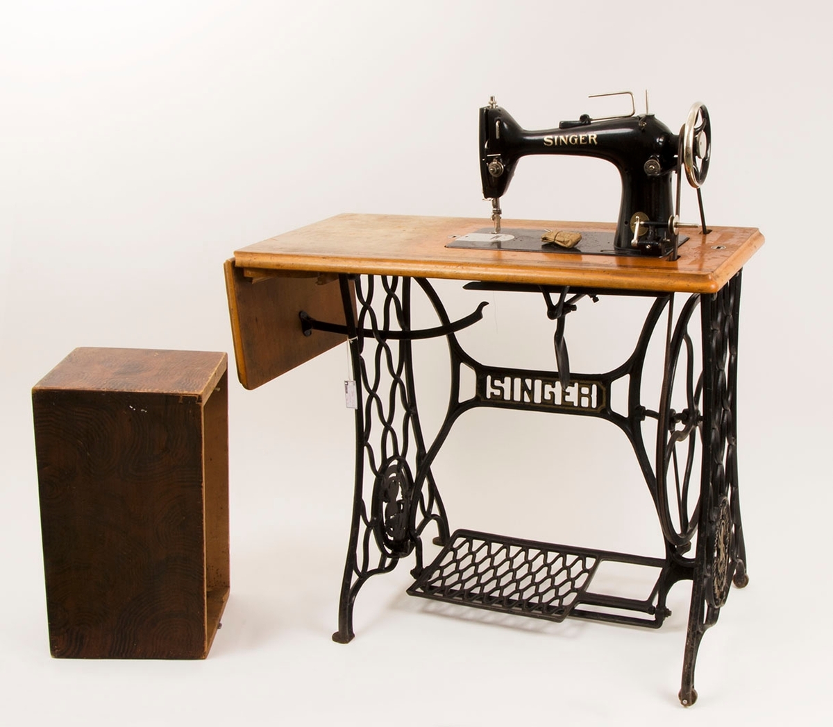 Symaskin - Dalarnas museum / DigitaltMuseum