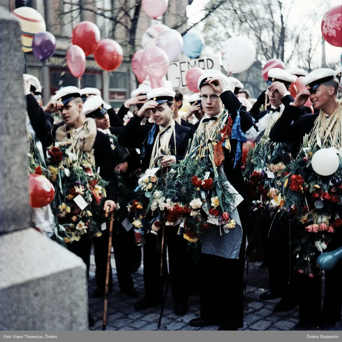 Studentfirande på Stortorget, 1958-1964 - Örebro Stadsarkiv ...