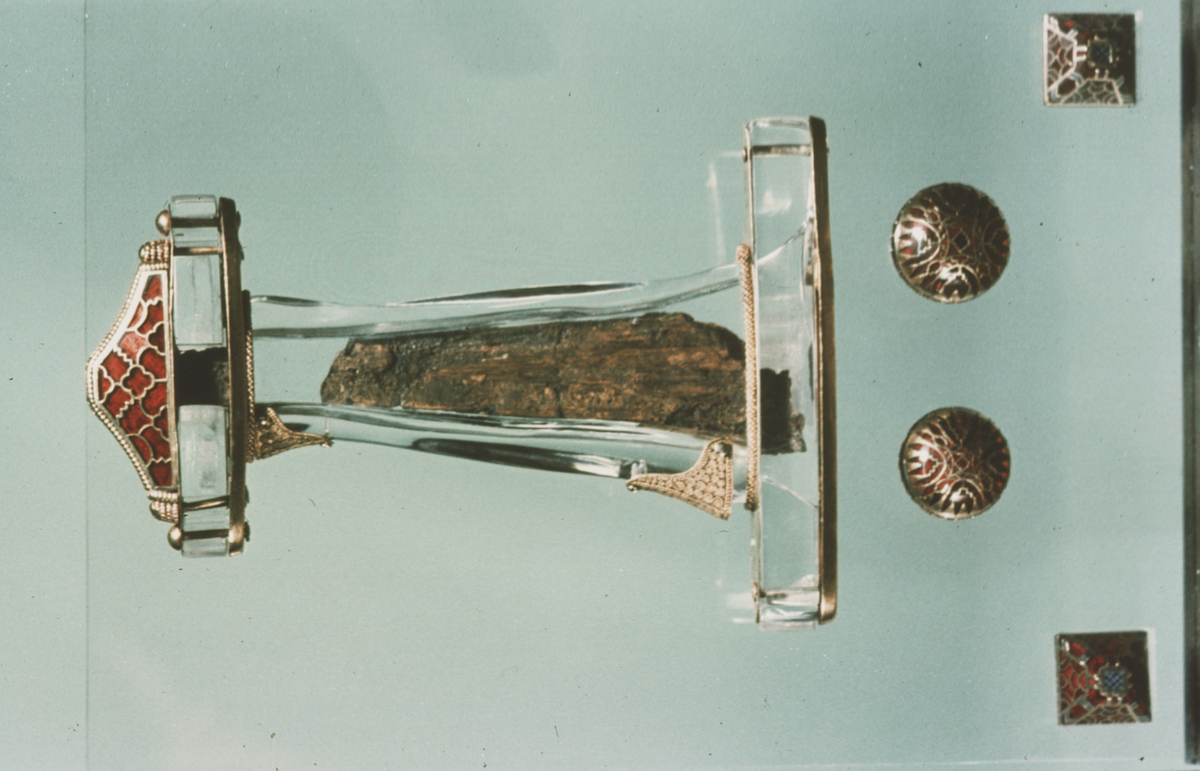 Gjenstandene fra Sutton Hoo (oppbevart i British Museum) - Arkeologisk ...