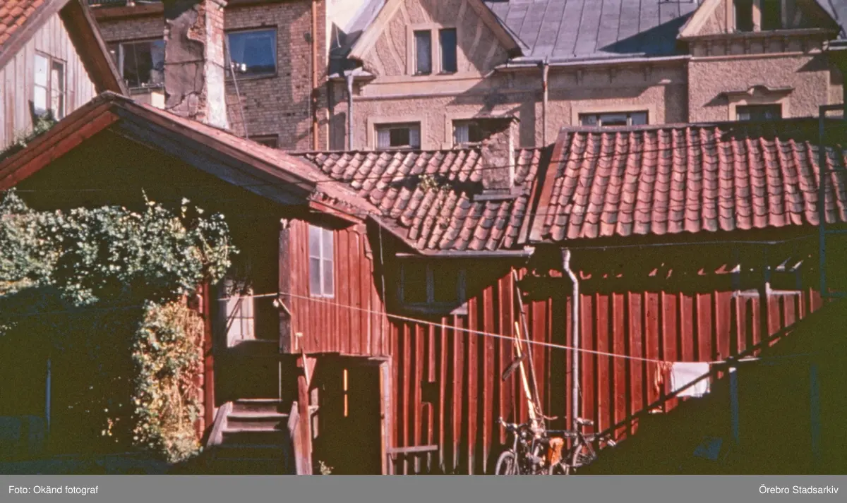 Gårdsinteriör på Gamla gatan 15, 1950-1955 - Örebro Stadsarkiv ...