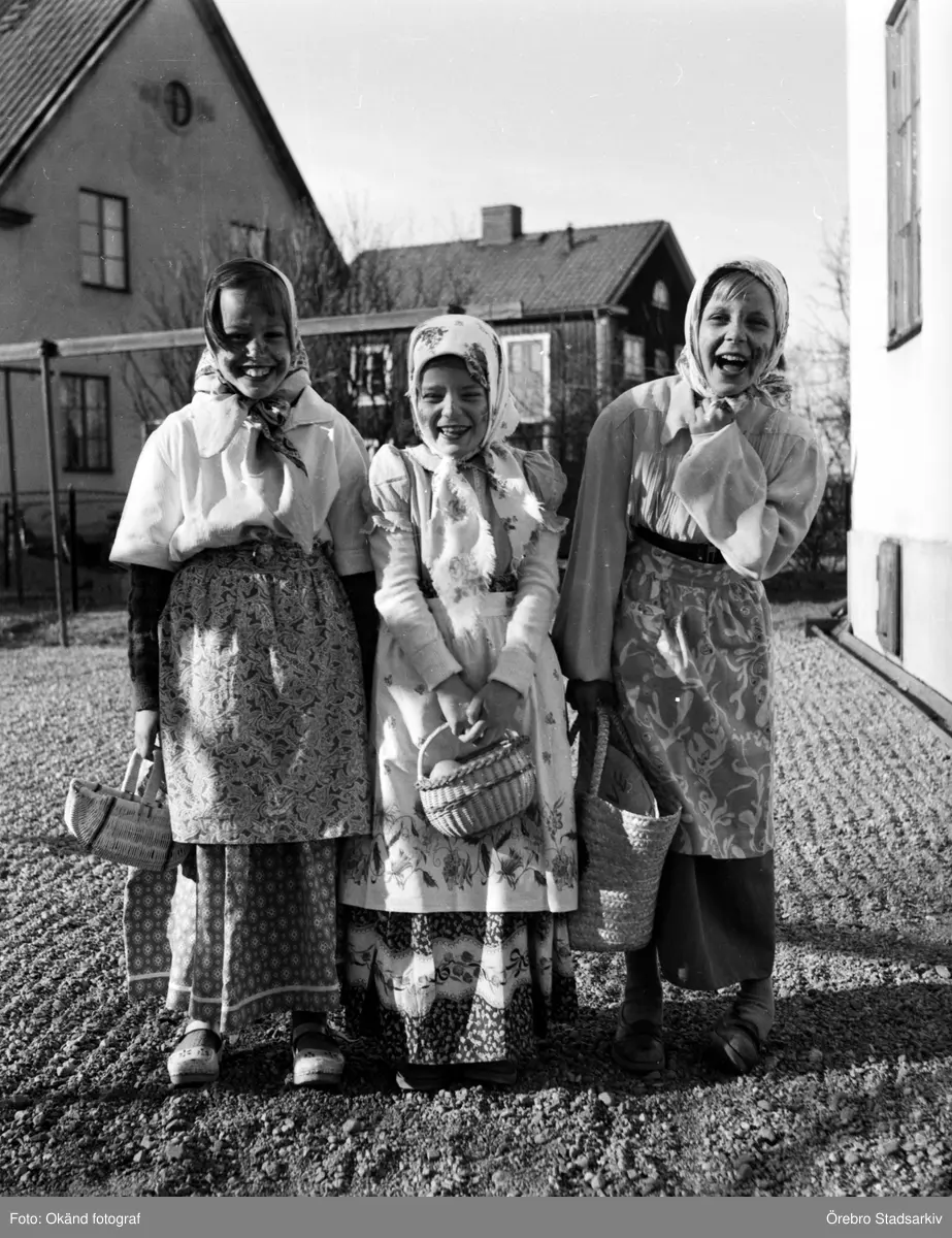 Påskkärringar, 1954 - Örebro Stadsarkiv / DigitaltMuseum