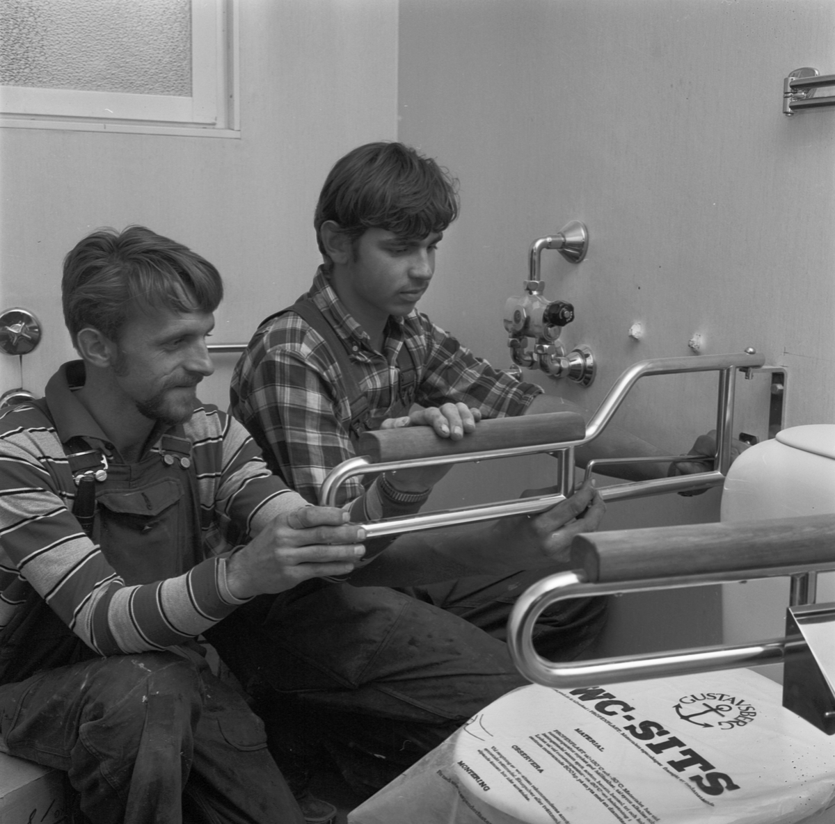 Första specialbostäderna för funktionsnedsatta i Tierp, Uppland 1969 ...