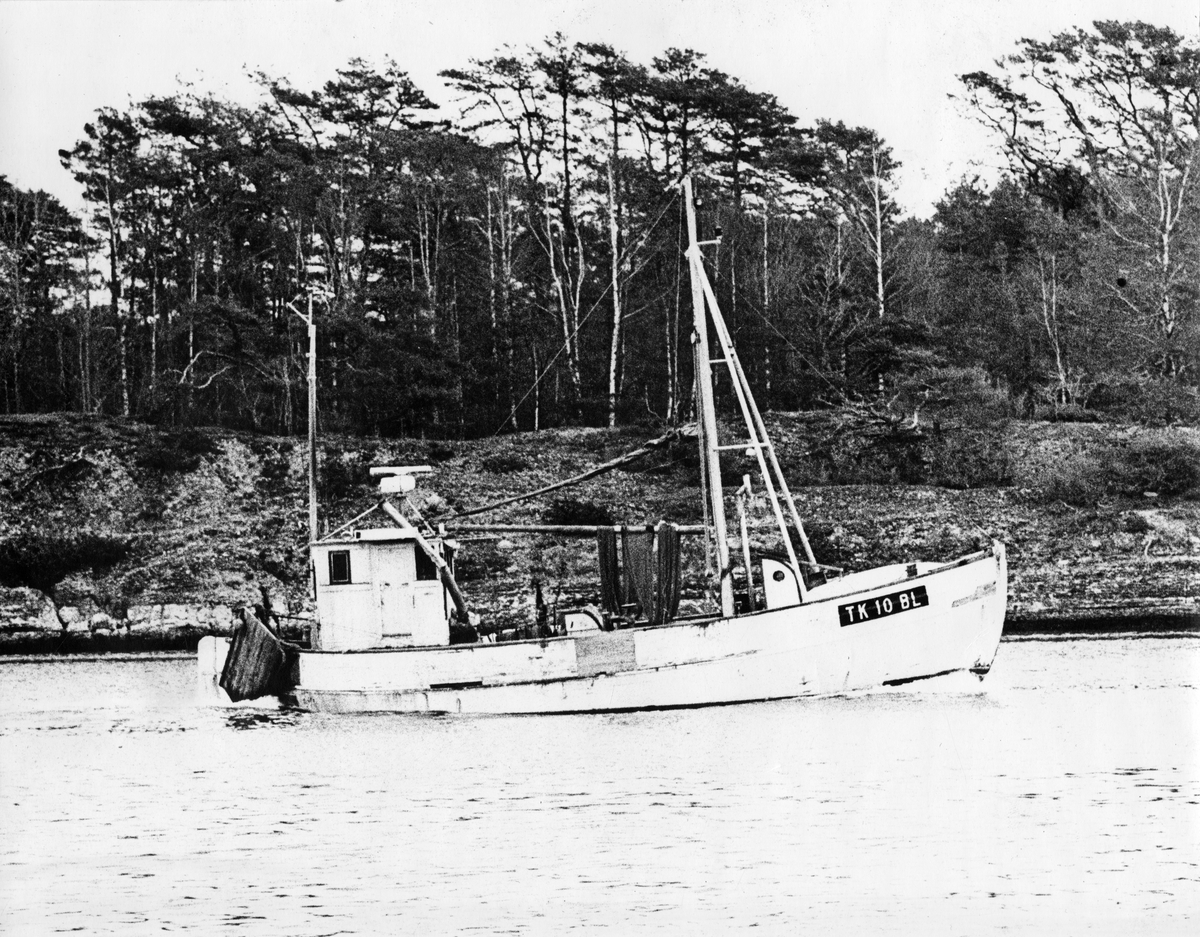 Motiv med fiskeskøyta Mettala av Langesund. - Telemark Museum ...