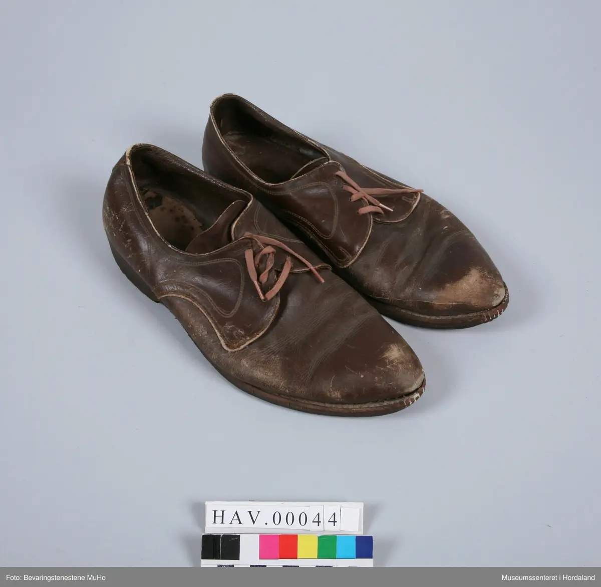 Sko - Museumssenteret i Hordaland / DigitaltMuseum