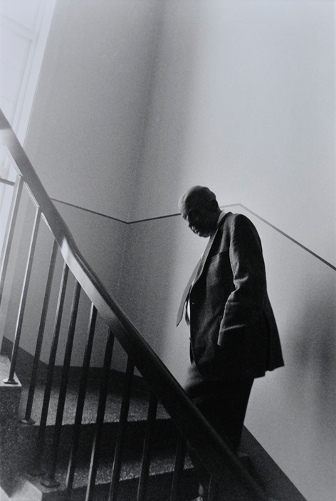 Old Man Going Up and Down a Staircase #29-33 [Fotografi] - Lillehammer ...