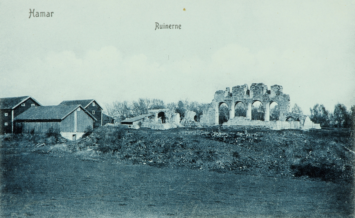Postkort, Hamar, Domkirkeruinen på Domkirkeodden, Storhamar gård ...