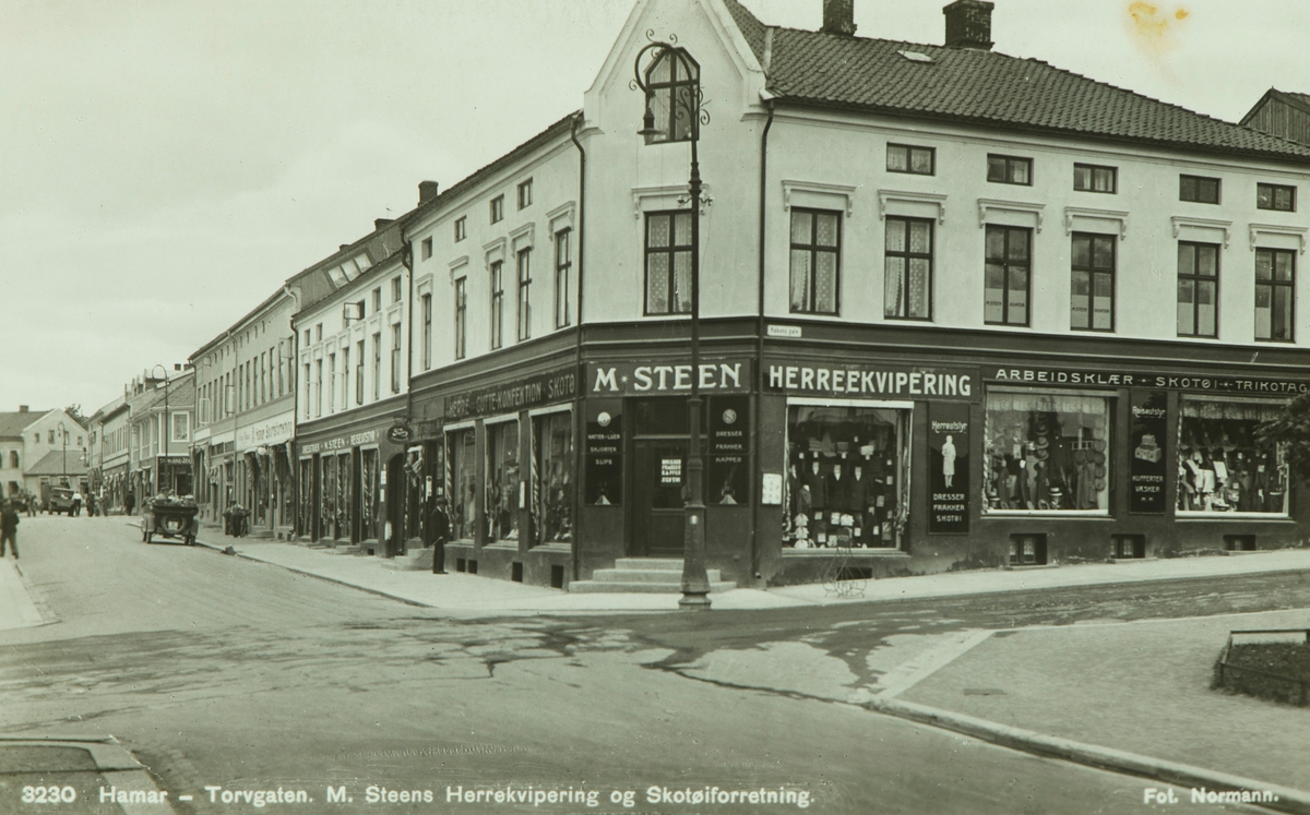 Postkort, Hamar, Østre Torg, i krysset Håkonsgate - Torggata 41 ...