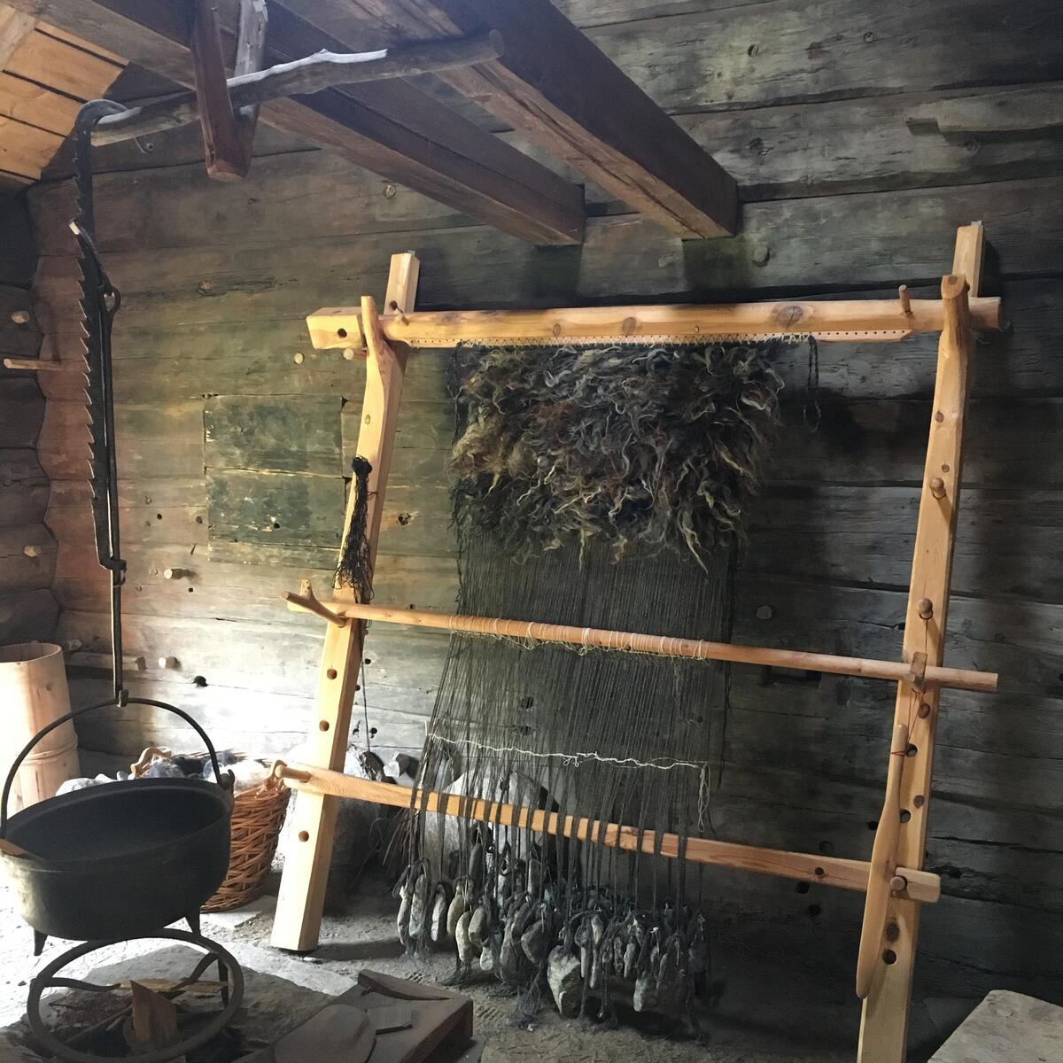Kurs i oppstadvev - veving av varafell - Osterøy museum