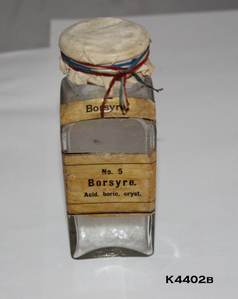 Skipsapotek - Lillesand by- og sjøfartsmuseum / DigitaltMuseum