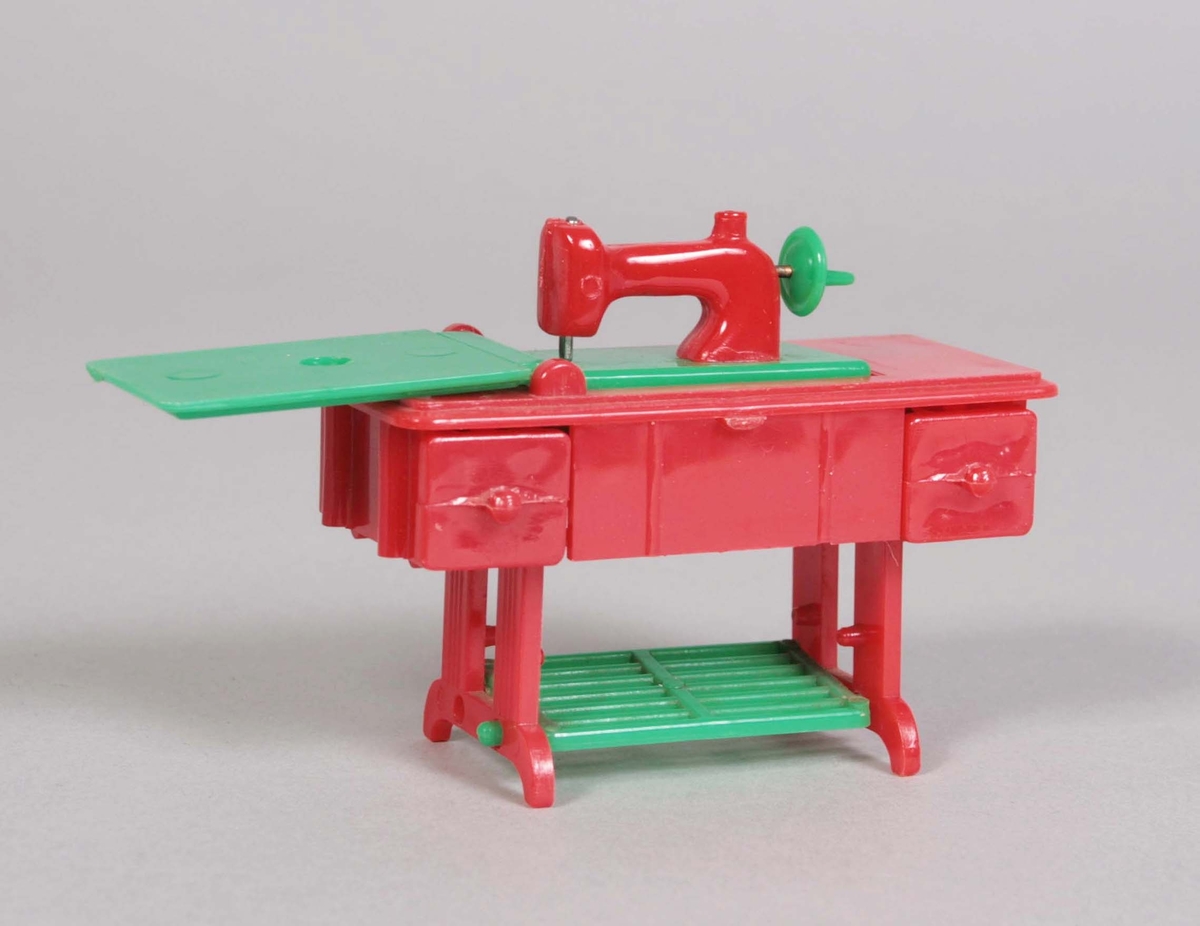 Symaskin - Borås Museum och Textilmuseet / DigitaltMuseum