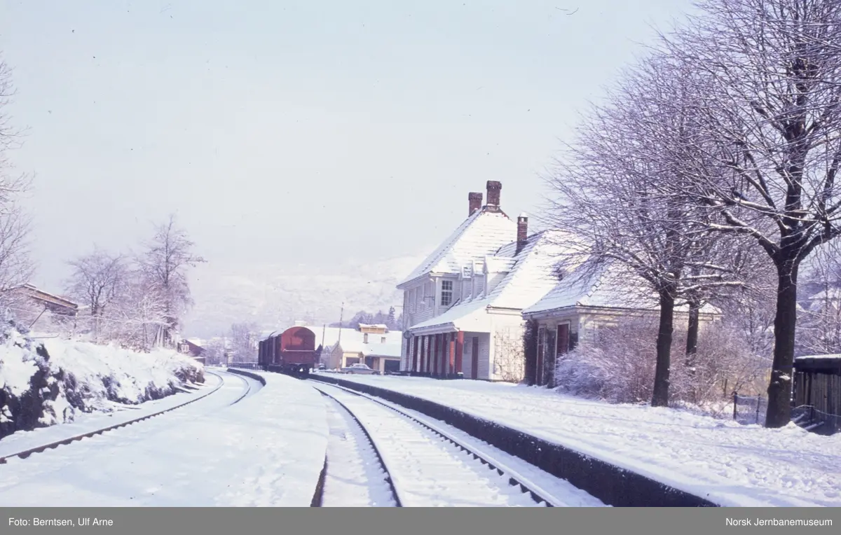 Minde stasjon - Norsk Jernbanemuseum / DigitaltMuseum