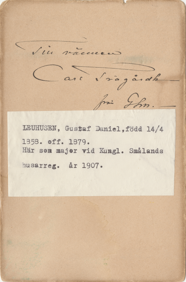 Porträtt av Gustaf Leuhusen, major vid Smålands husarregemente ...