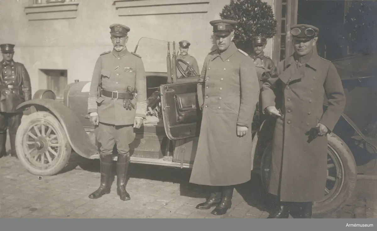 Fotoalbum innehållande bilder från första världskriget 1916-1917 ...