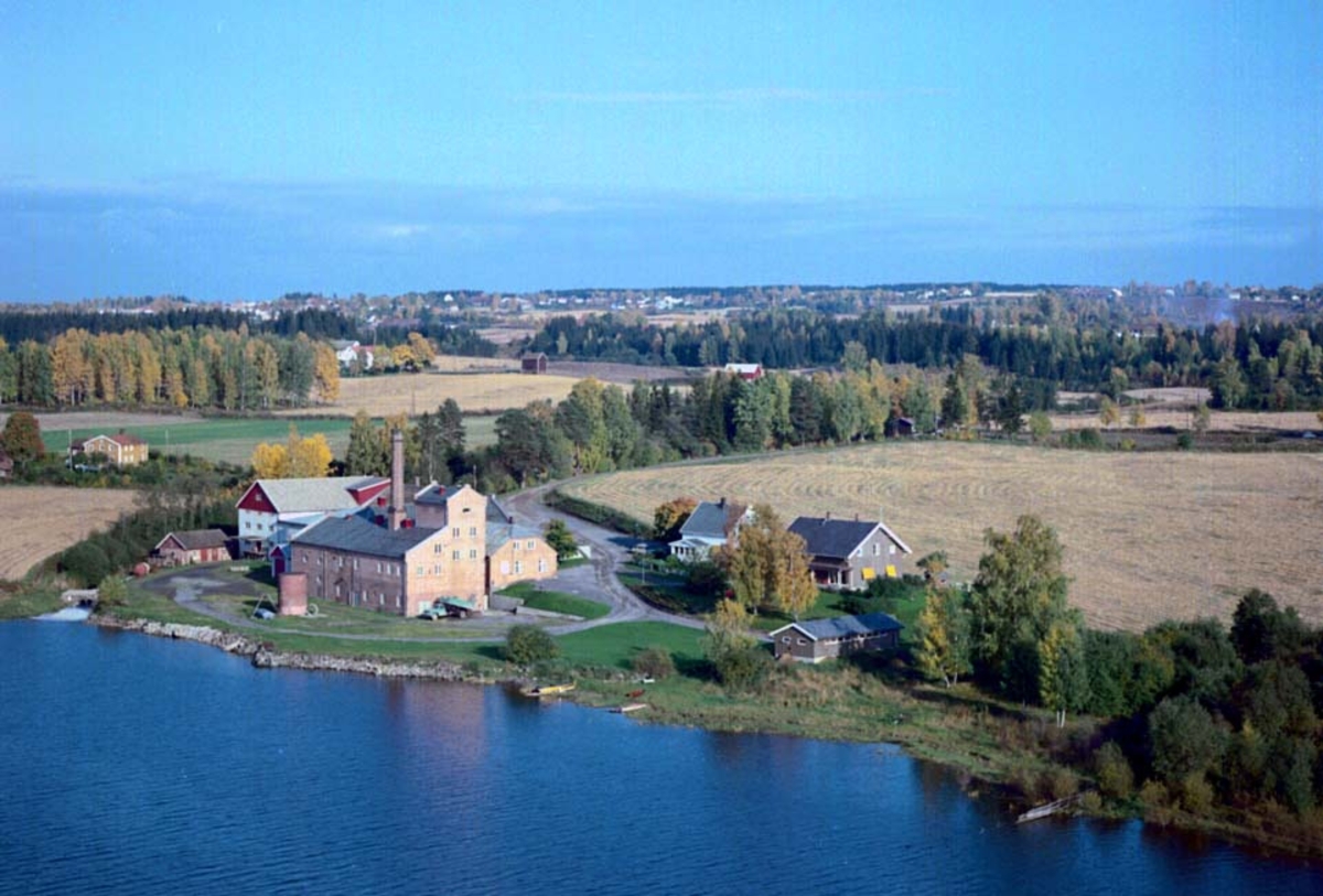 Widerøe skråfoto, Stange kommune - Anno Domkirkeodden / DigitaltMuseum